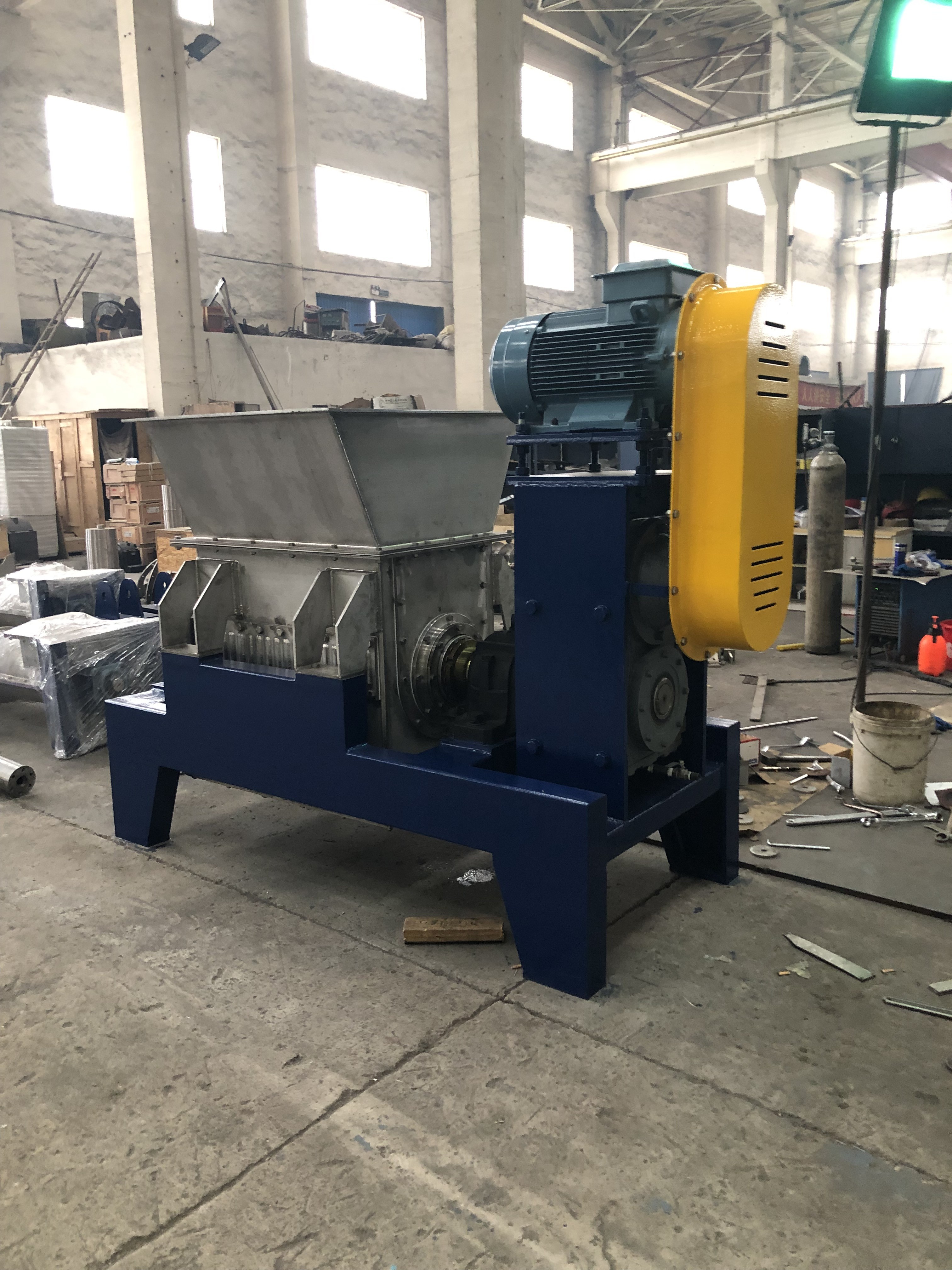 10t/h Animal Carcasses Bone Crushing Machine For Rendering Plant